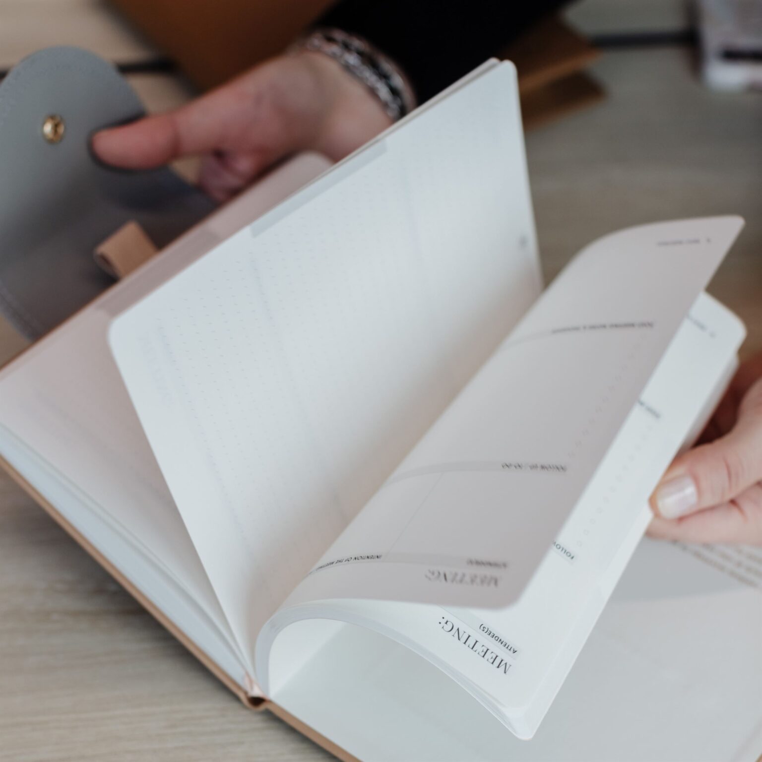 Meeting Notebooks - Make Meetings Work - LH AGENDA